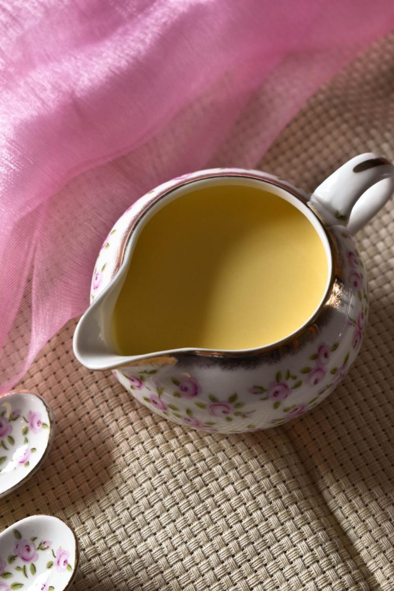 How to make Crème Anglaise (Vanilla Custard Sauce) - Wheel of Baking