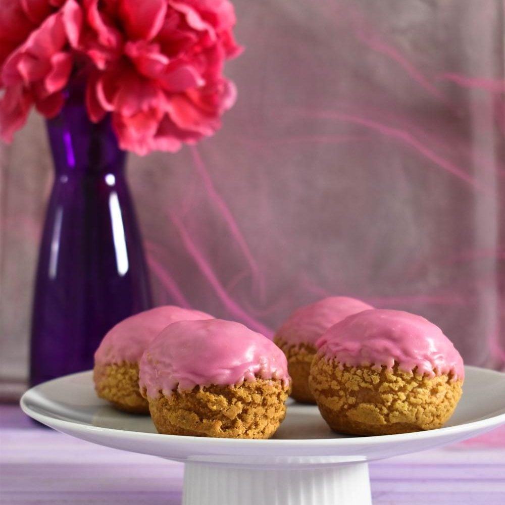 How to make Poured Fondant for Choux Pastry - Wheel of Baking