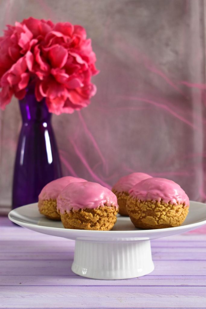 How to make Poured Fondant for Choux Pastry - Wheel of Baking