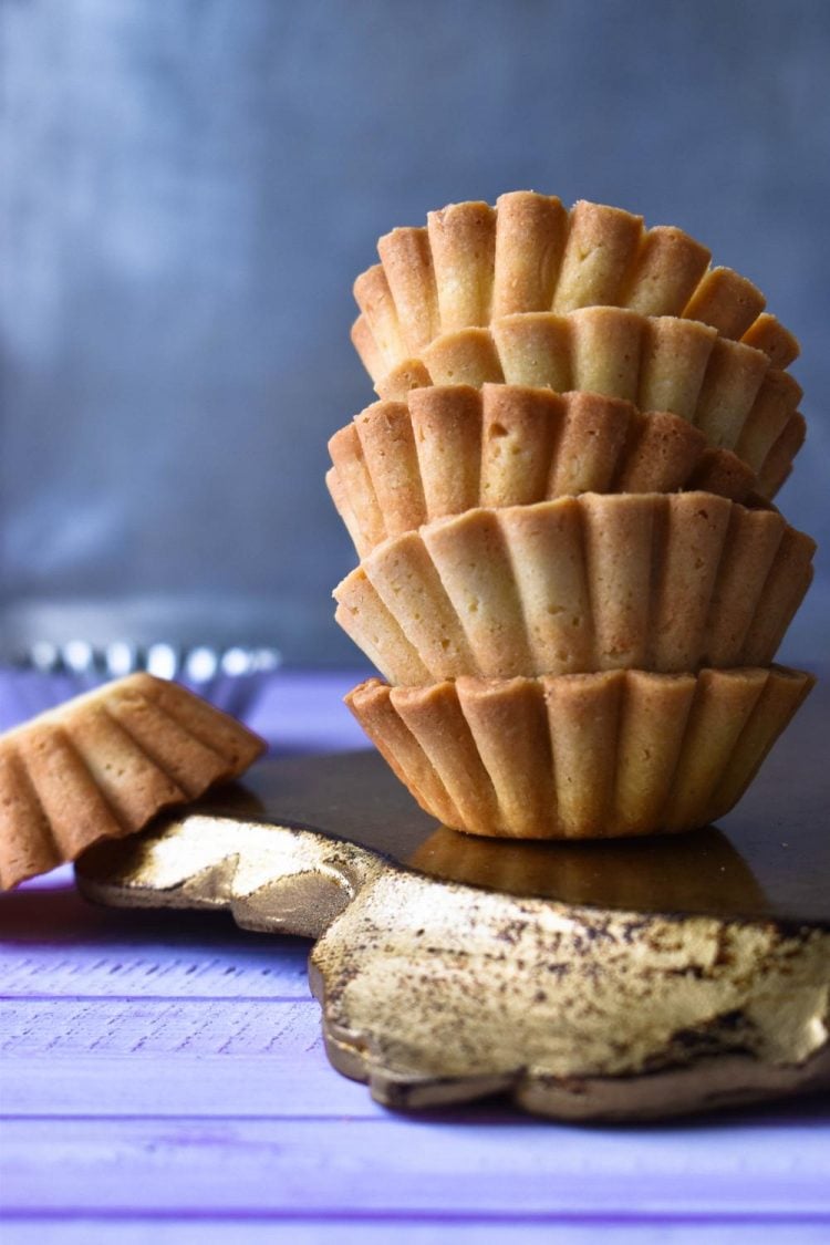 How to make Pâte Sucrée (Sweet Shortcrust Pastry) - Wheel of Baking